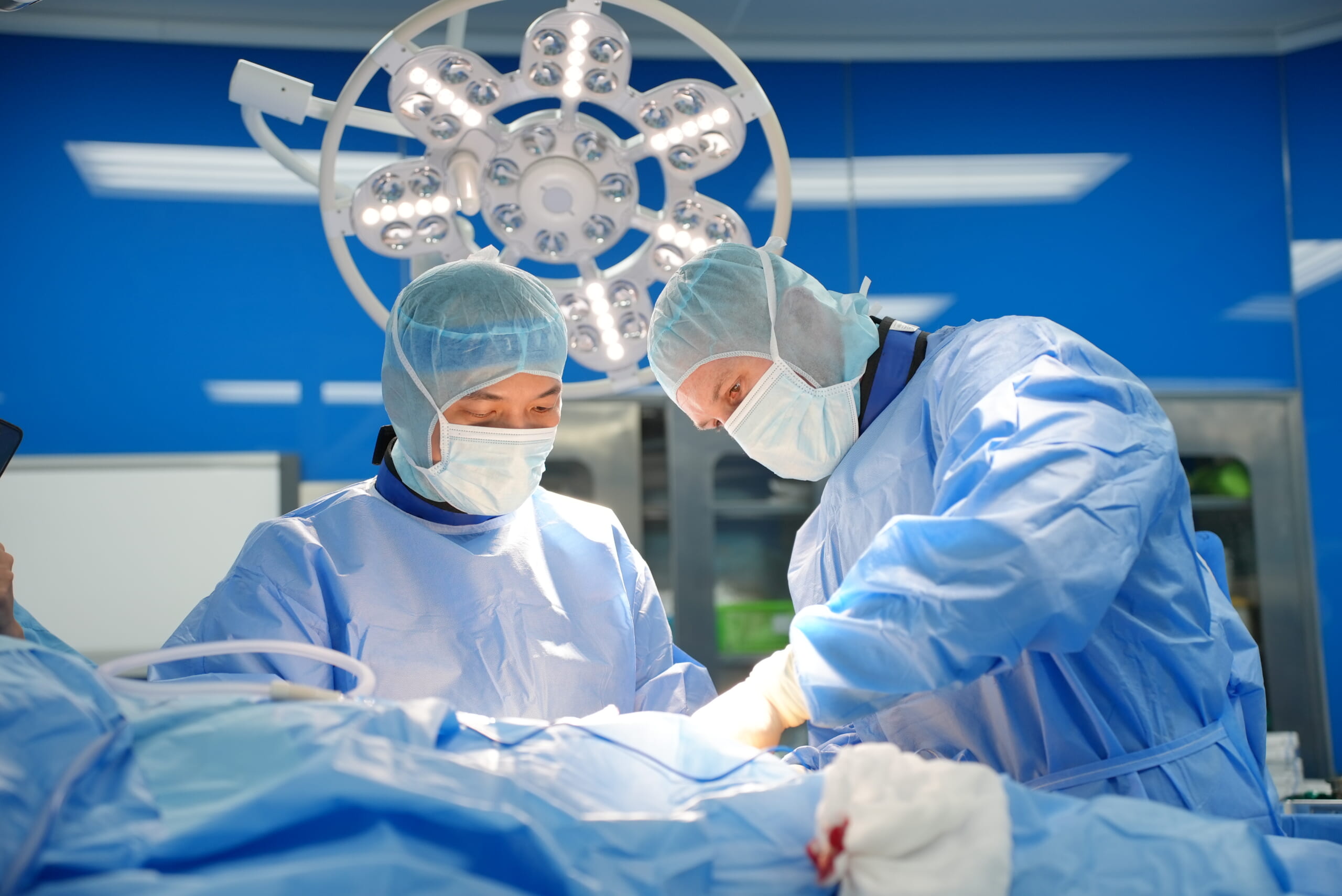 Hong Ngoc General Hospital cooperated with an American Consultant from ...